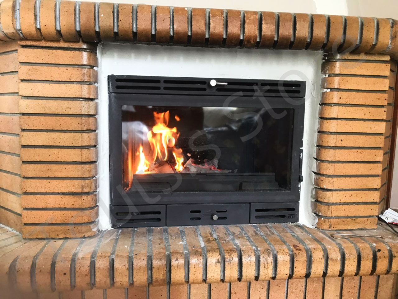 ΕΝΘΕΤΗ ΕΝΕΡΓΕΙΑΚΗ ΕΣΤΙΑ FER700 ΣΕ ΠΑΡΑΔΟΣΙΑΚΟ ΤΖΑΚΙ | ΤΟΥΤΣΗΣ