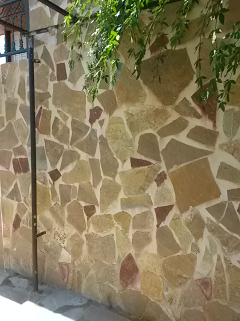 ΕΞΩΤΕΡΙΚΗ ΕΠΕΝΔΥΣΗ ΜΕ ΚΙΤΡΙΝΗ ΚΑΙ ΚΟΚΚΙΝΗ ΑΚΑΝΟΝΙΣΤΗ ΑΛΒΑΝΙΑΣ | ΤΟΥΤΣΗΣ