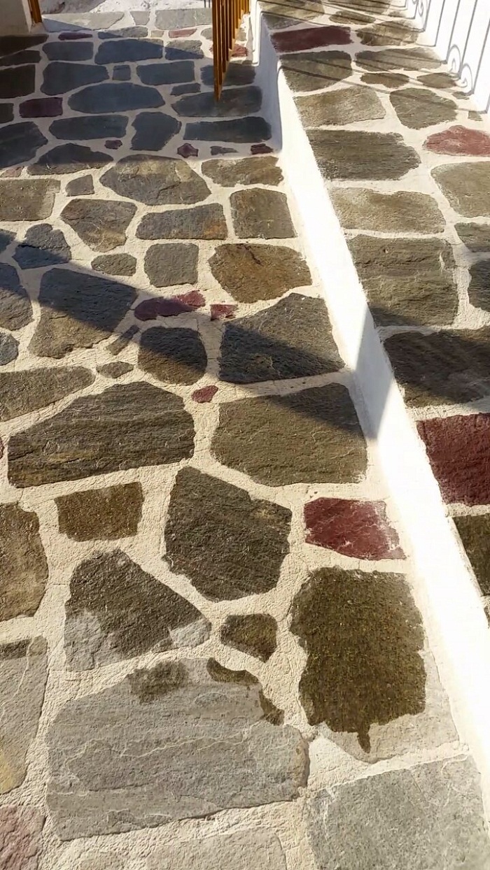 ΕΠΕΝΔΥΣΗ ΔΑΠΕΔΟΥ ΜΕ ΠΕΤΡΑ ΚΑΒΑΛΑΣ ΚΑΙ ΜΠΟΡΝΤΟ | ΤΟΥΤΣΗΣ