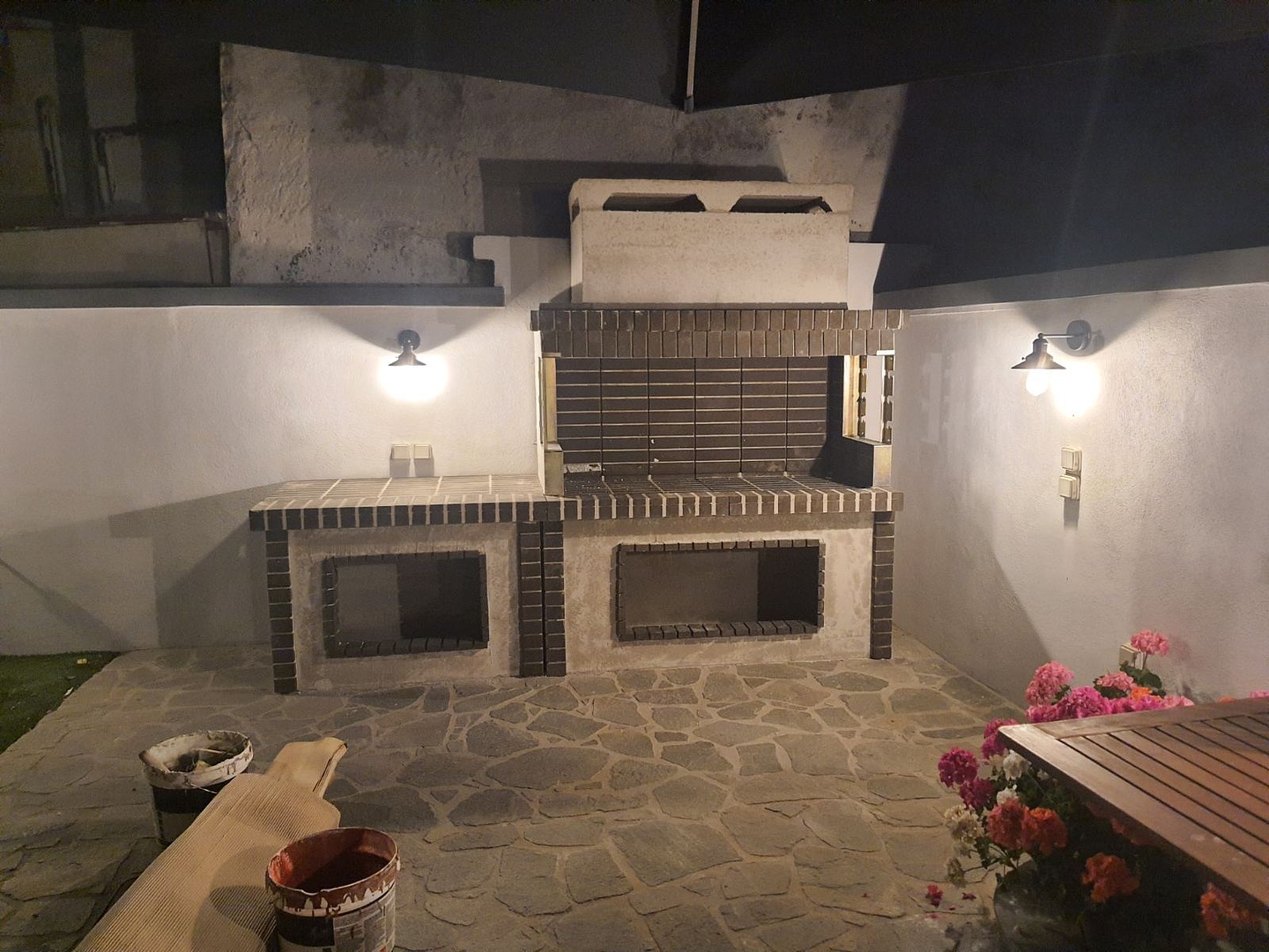 ΨΗΣΤΑΡΙΑ ΚΥΒΟΣ ΜΕ ΚΑΦΕ ΠΥΡΟΤΟΥΒΛΟ | ΤΟΥΤΣΗΣ