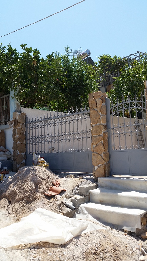 ΕΞΩΤΕΡΙΚΗ ΕΠΕΝΔΥΣΗ ΜΕ ΠΕΤΡΑ ΜΑΝΔΡΑΣ | ΤΟΥΤΣΗΣ
