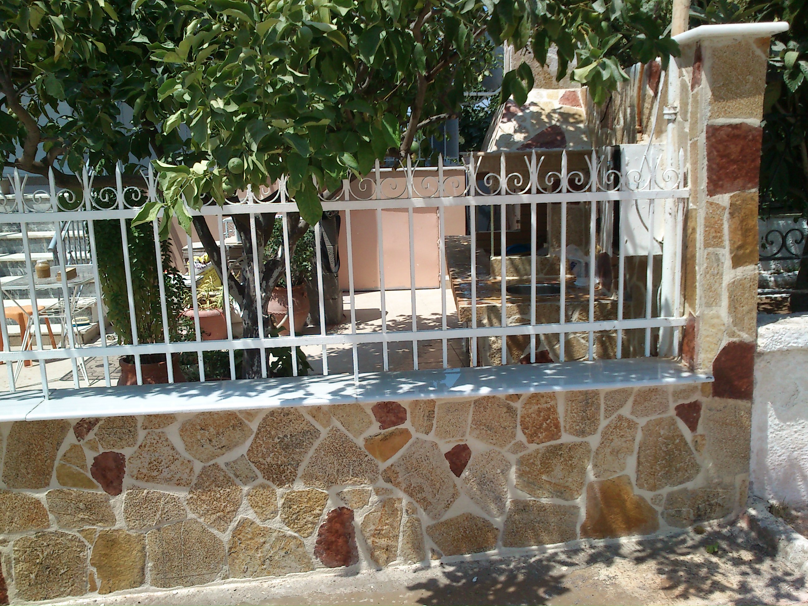 ΕΠΕΝΔΥΣΗ ΤΟΙΧΟΥ ΛΕΥΚΗ - ΚΙΤΡΙΝΗ - ΚΟΚΚΙΝΗ | ΤΟΥΤΣΗΣ